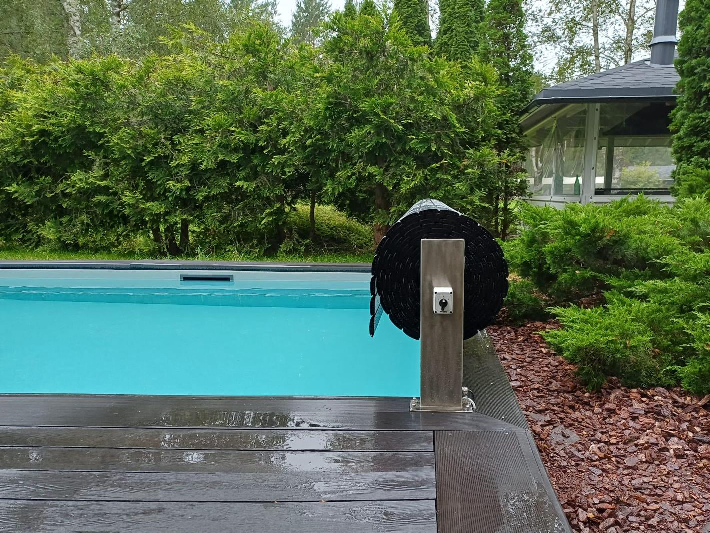 Pool Slats Guide: Submerged or Top-Mounted? | Plungo – Plungo Pools